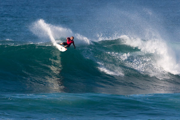 mick fanning cutting back | petebowes.com
